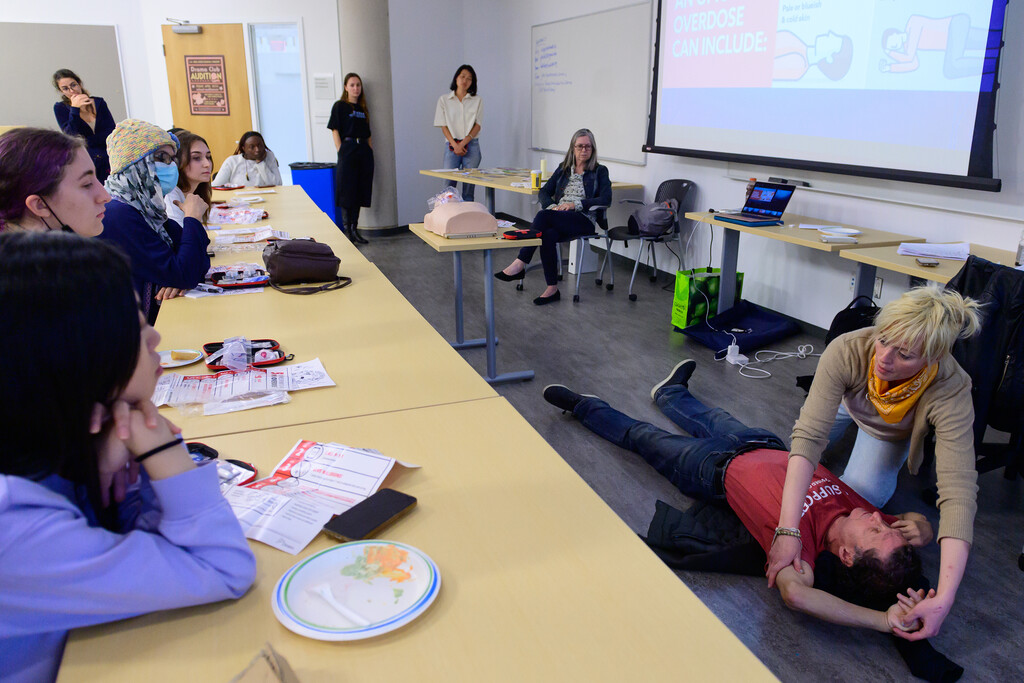 Overdose Response-training | Blackwood Gallery